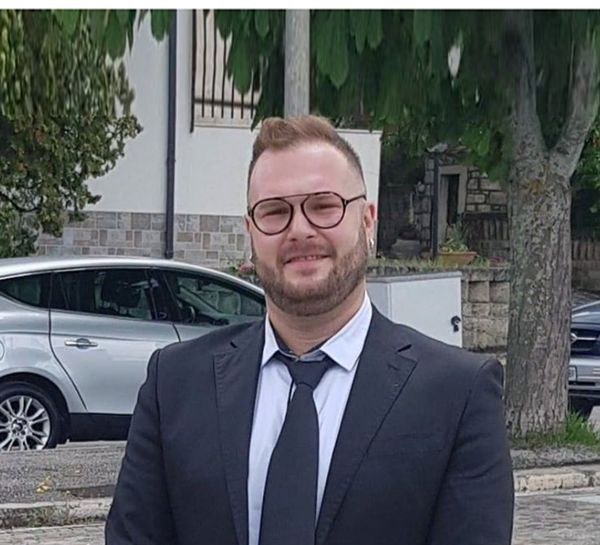 FLAVIO 34 ANNI MUORE TRA LE BRACCIA DELLA SORELLA | Il Faro 24!